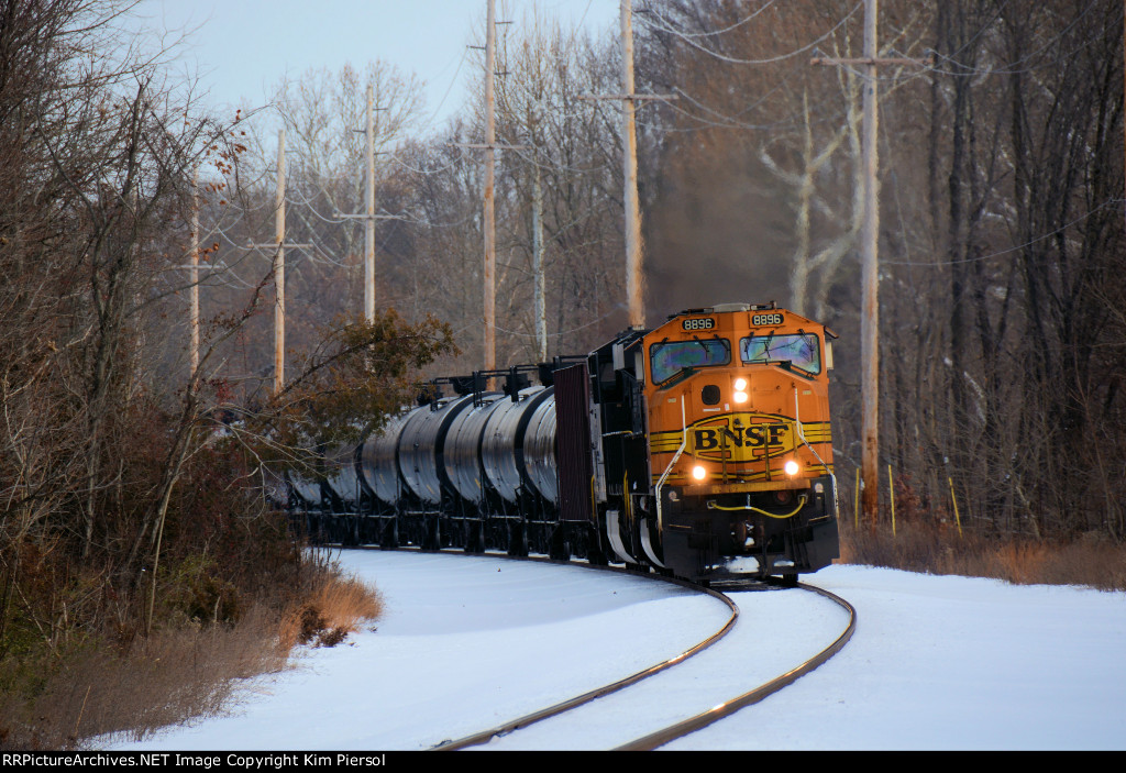 BNSF 8896 CSX Train K040 Crude Oil Loads